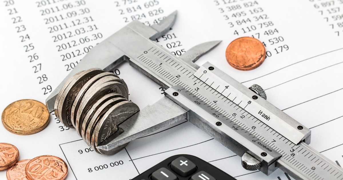 O que é custo-padrão? Entenda o conceito e como calcular - Dicionário Financeiro